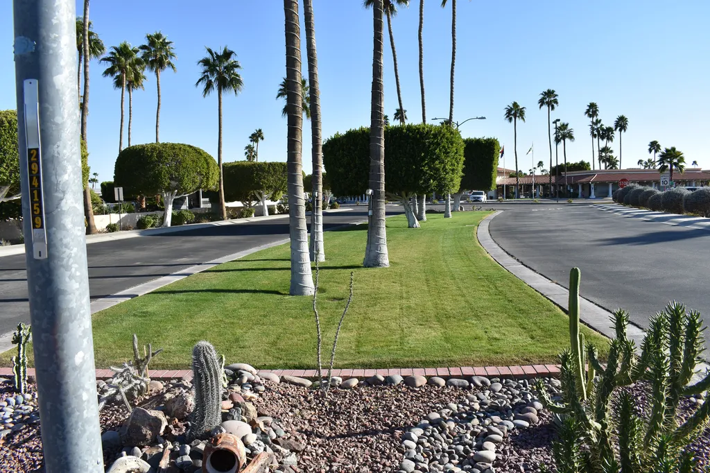 Country Roads RV Resort - CamplinQ