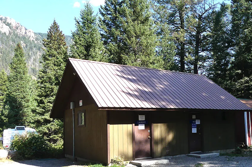 Campfire Lodge Resort - CamplinQ