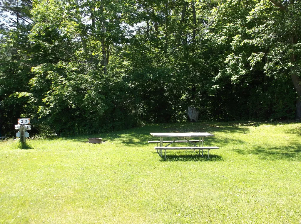 Crazy Acres Campground at Beaver Spring Lake - CamplinQ